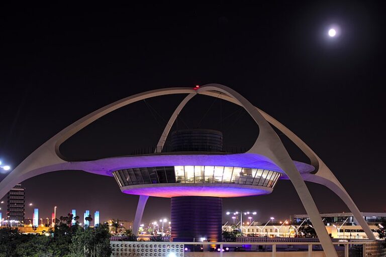 Buildings in Los Angeles - 10 Most Famous - Artst