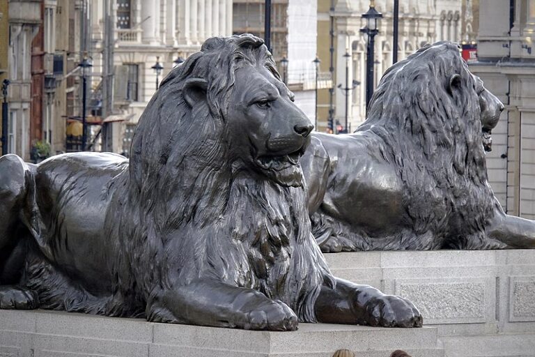 Lion Statues - 10 Most Famous - Artst