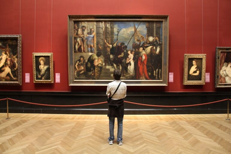 Museum vs Gallery - What's the Difference? - Artst